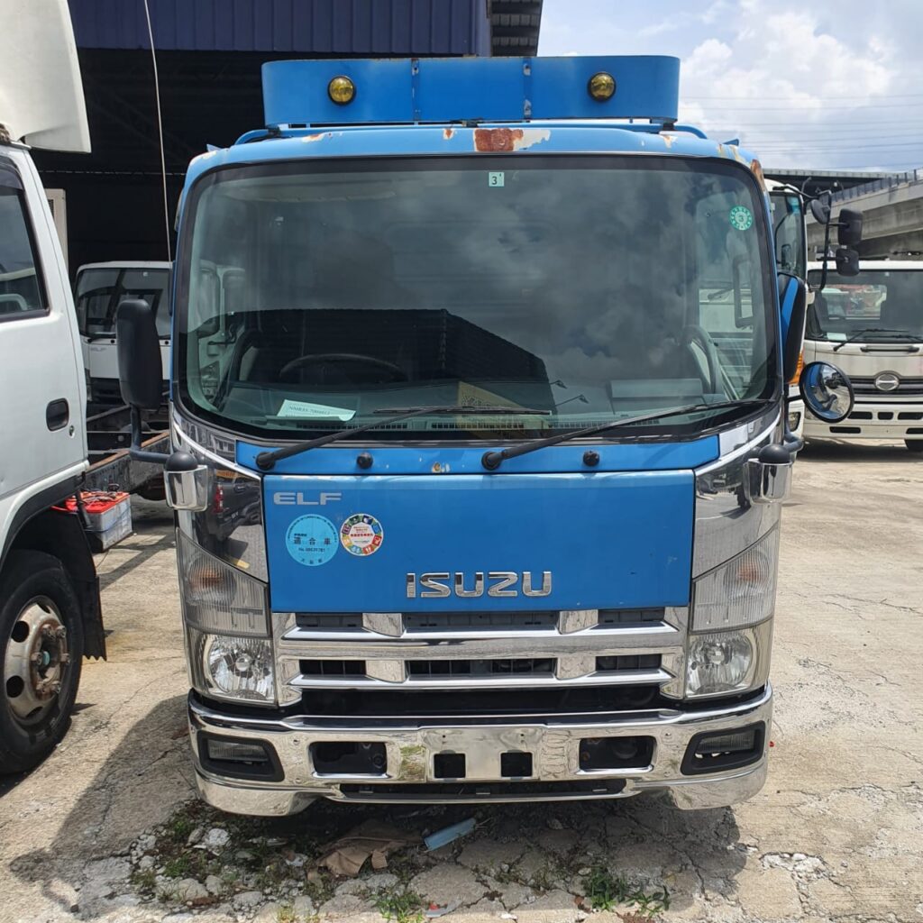 ISUZU NMR85 - PHTRUCK.com.my